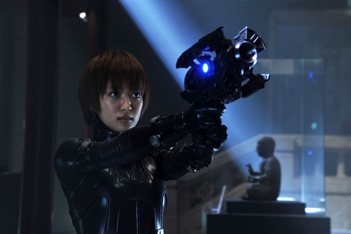 Stills from Gantz - Shinsuke Sato, Earl Palma (2010) - page #1